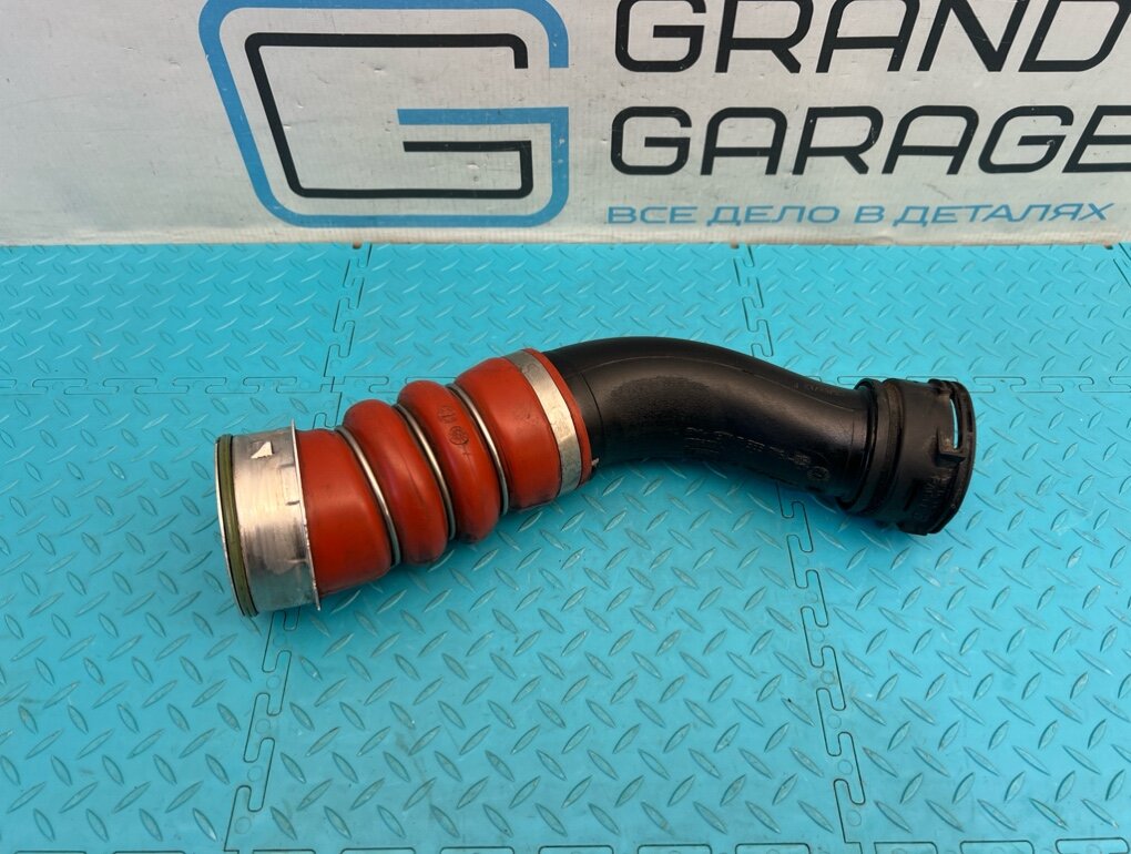 Патрубок интеркулера BMW X6 2013 E71 N55B30A 3.0 арт. 147304