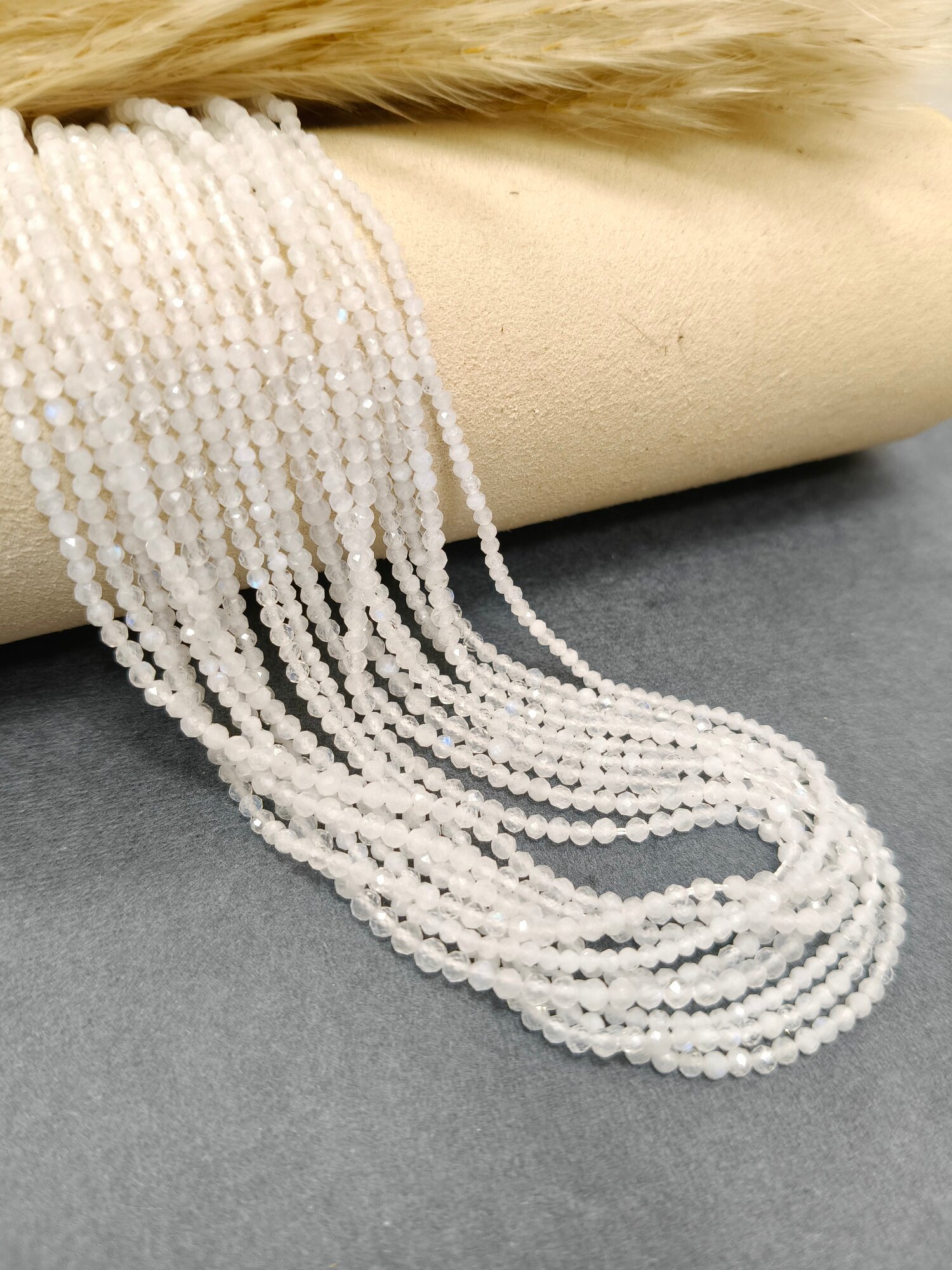 Бусины лунный камень A граненый 2,6 - 3 мм (38 см), Suntrim