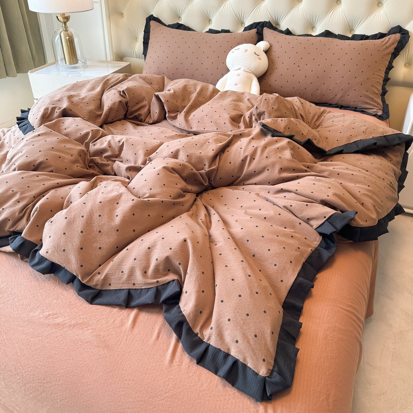 Новая модель 2026 года: четырехпредметный комплект из двухслойной марли с черным кружевом, комплект из четырех предметов из стираного хлопка, включает простыню, натяжную простыню и пододеяльник, подходит для машинной стирки.