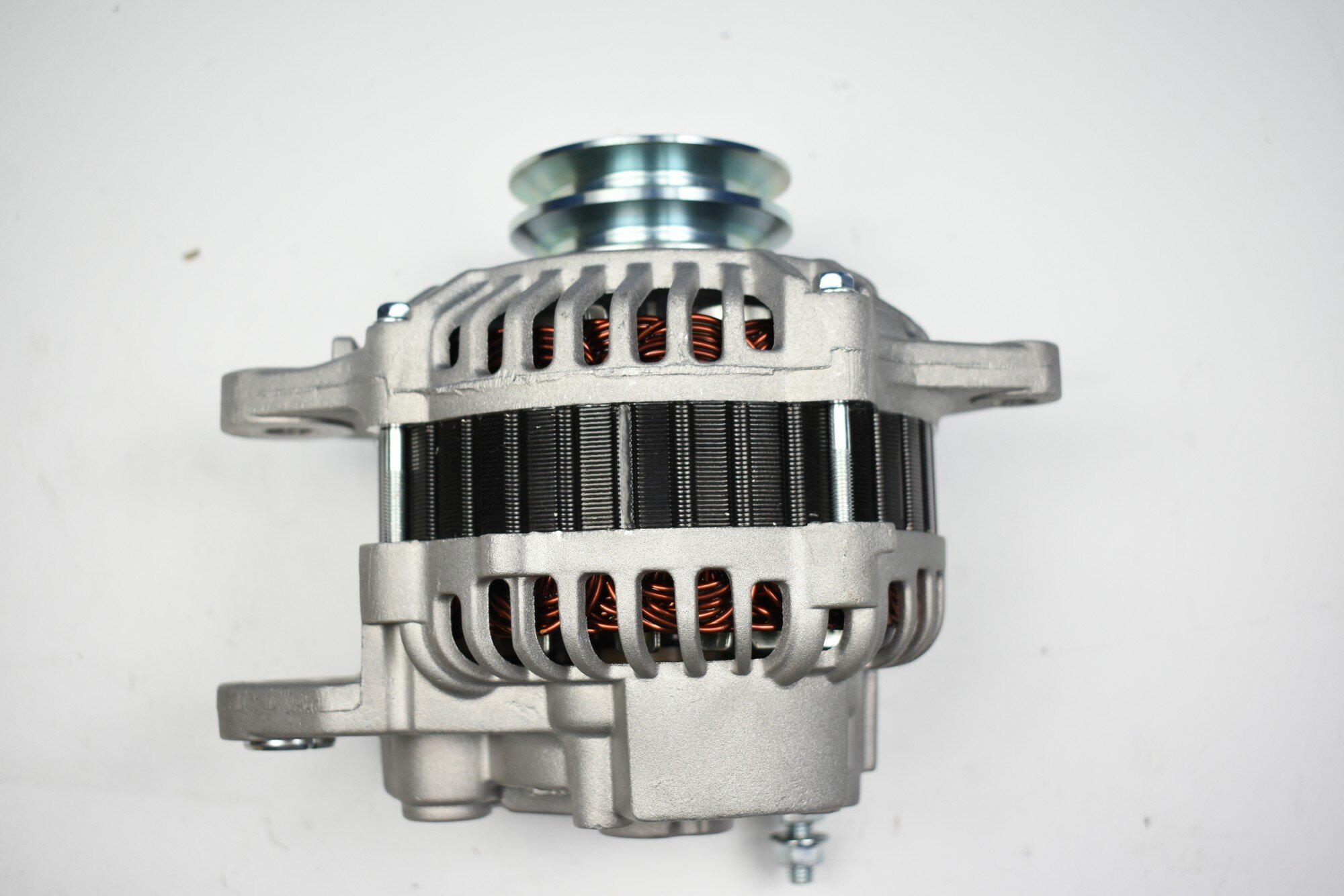 Генератор 125A Mitsubishi Pajero, Delica 4M40