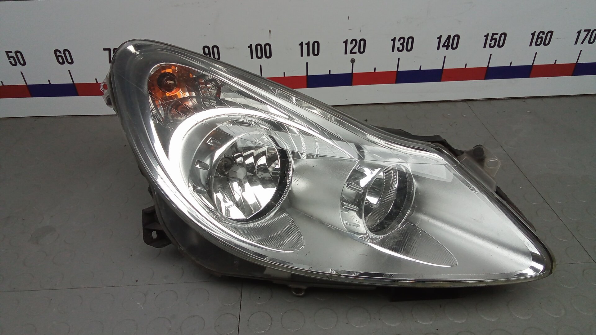 Фара правая OPEL CORSA D