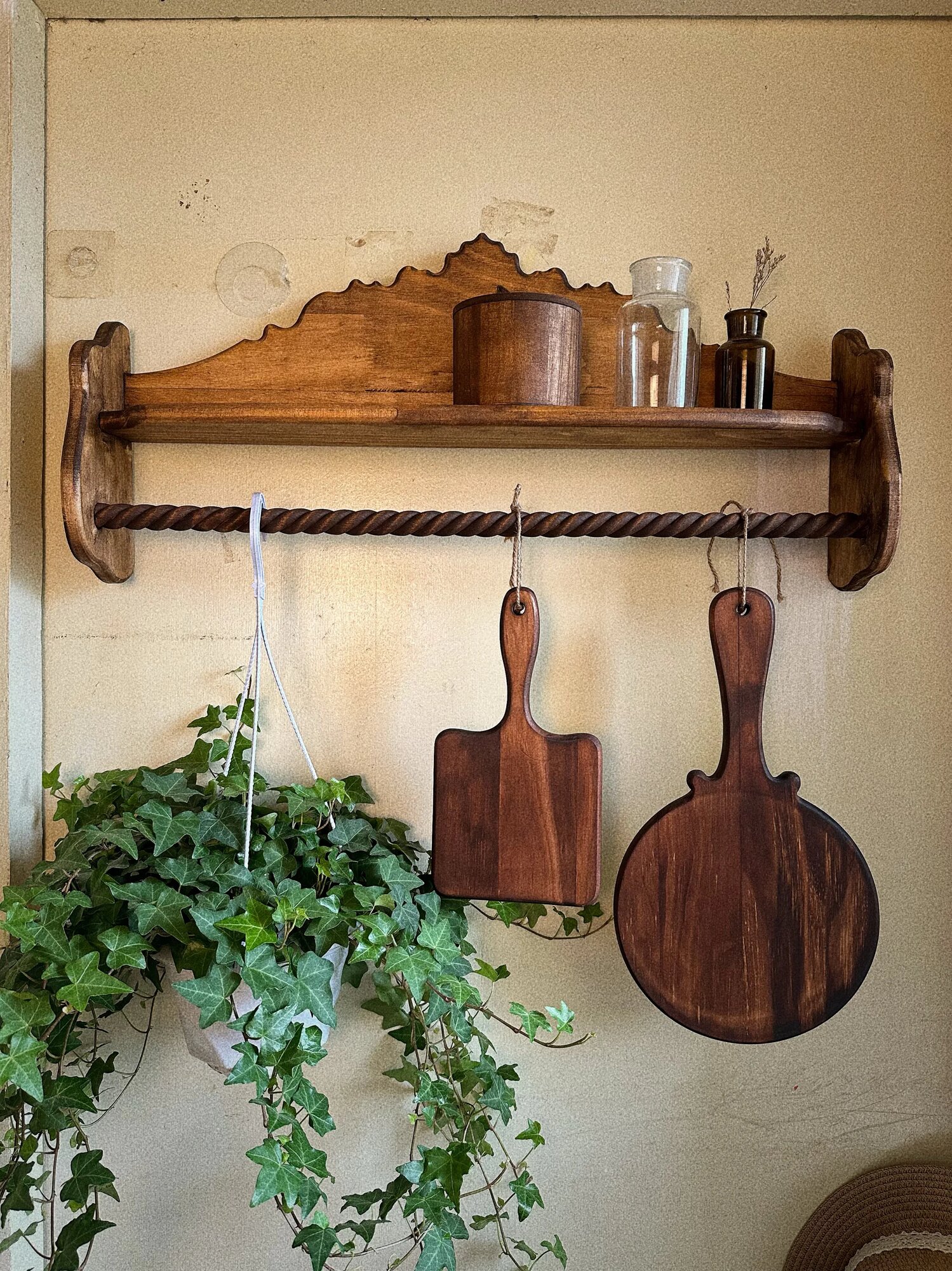 Винтажная изогнутая настенная полка