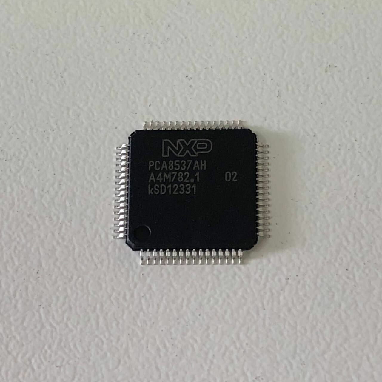 Микросхема PCA8537AH/Q900/1 518 Automotive LCD driver for multiplex rates up to 1:8