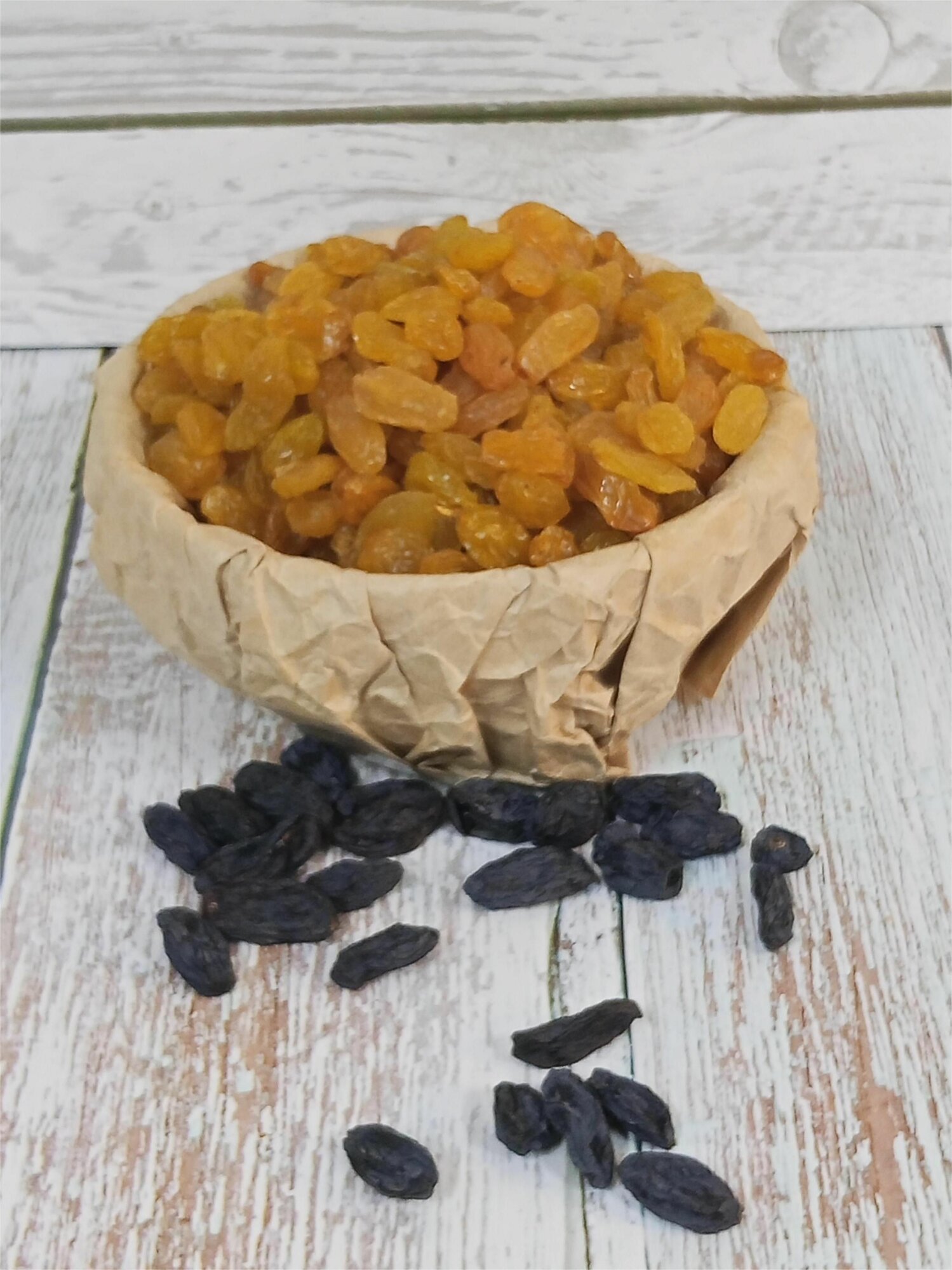 Изюм светлый целый вкусный из отборного винограда урожай 2025 года 100-150 грамм