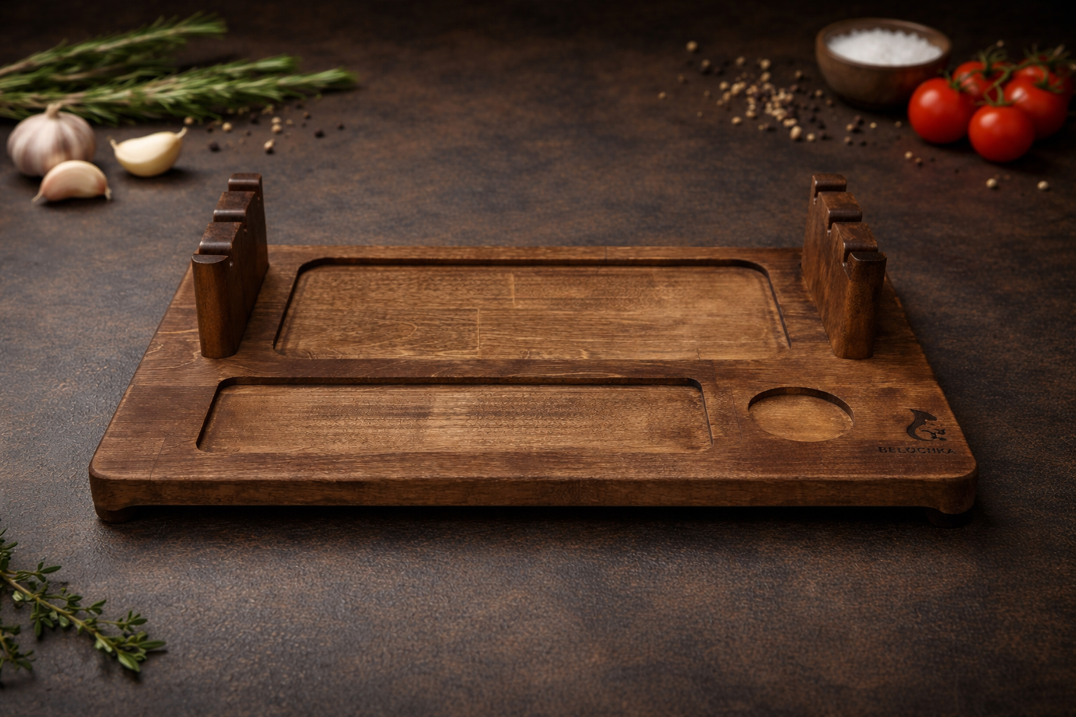 Деревянный поднос для подачи шашлыка