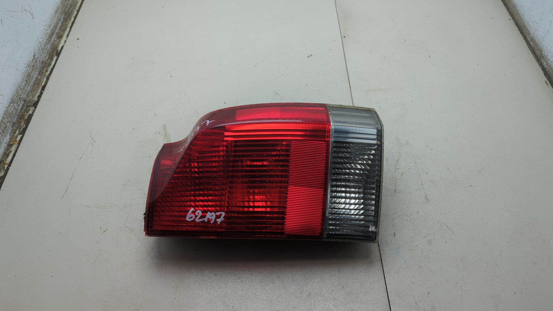 Фонарь (задний) правый Volvo XC70 Б/У