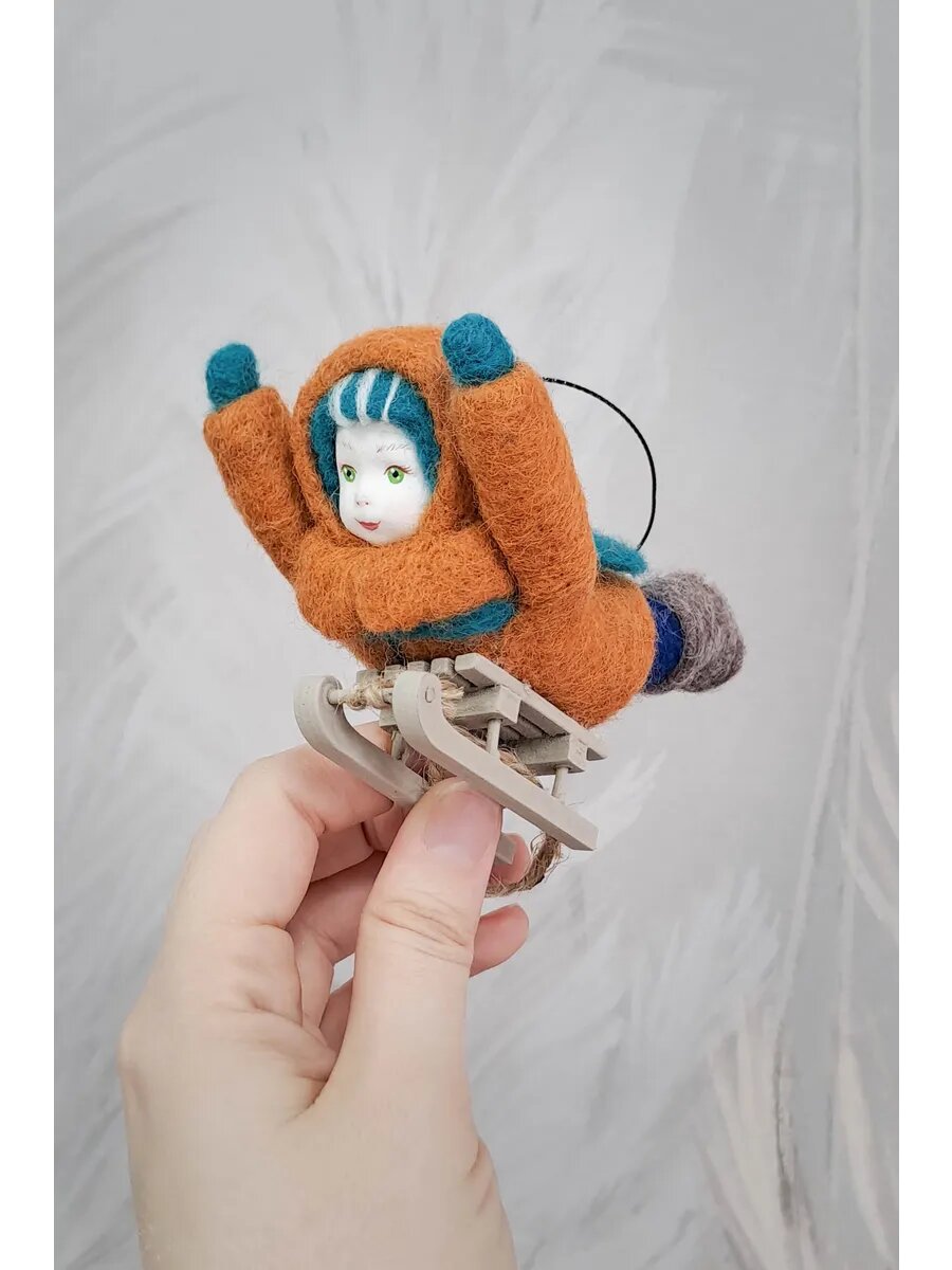 Ёлочная игрушка. Мальчик из шерсти. Ручная работа.