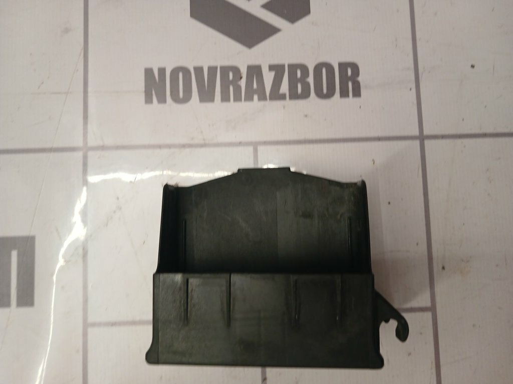 Корпус блока предохранителей Opel Vectra B 1995-1999