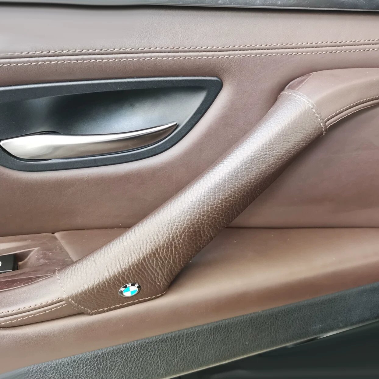 BMW 5 Series 2011-2017 Накладка на ручку двери из шоколадно-коричневой кожи, 1 шт. для стандартных моделей