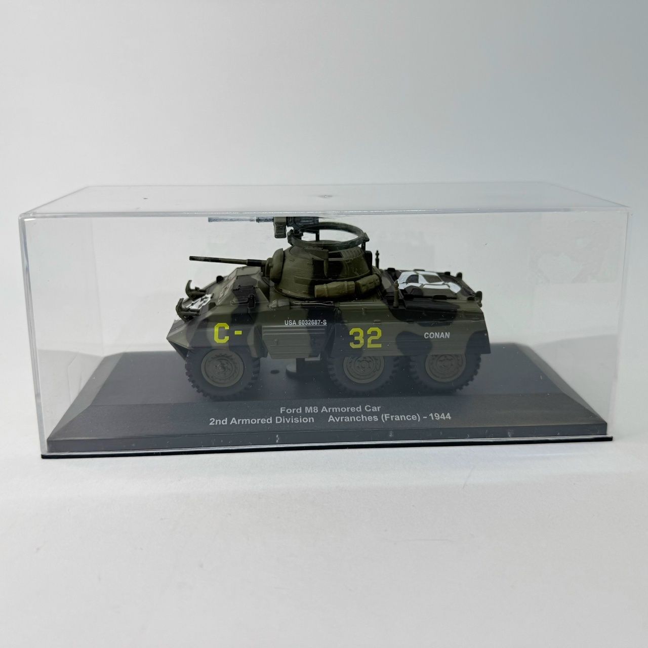Atlas Ford M8 Armored Car 1:43 в акриловом боксе без журнала