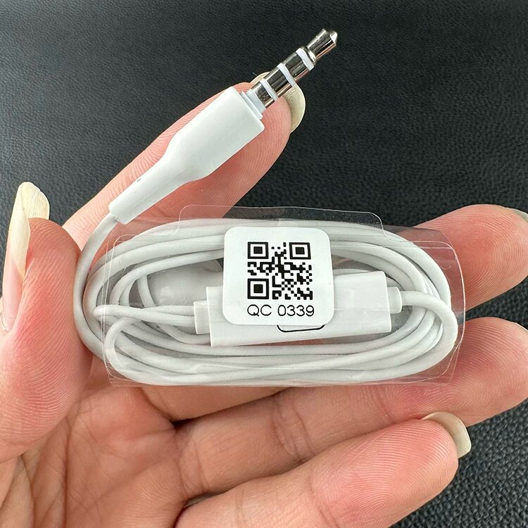 Huawei Полу-вкладные проводные наушники с микрофоном, 3,5 мм разъем, Модель 0322, Черный, 1 пара