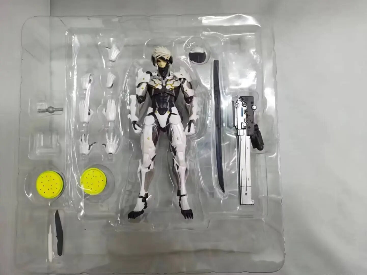 Фигурка Raiden Bandai Metal Gear Solid из ПВХ для взрослых Thunder white
