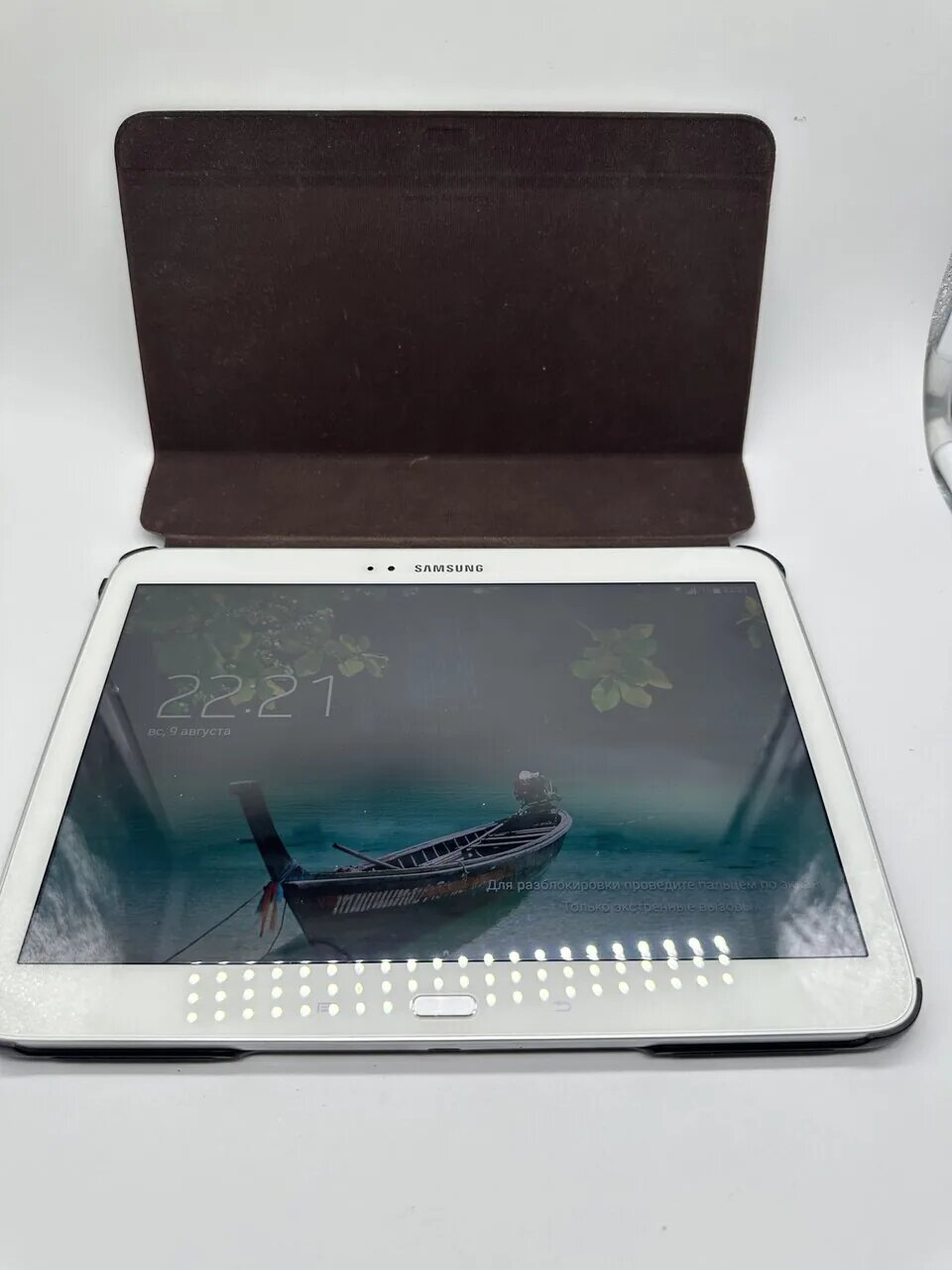 Планшет Samsung Galaxy Tab 3 10.1 16Gb отличный Resale с оригинальным чехлом в комплекте