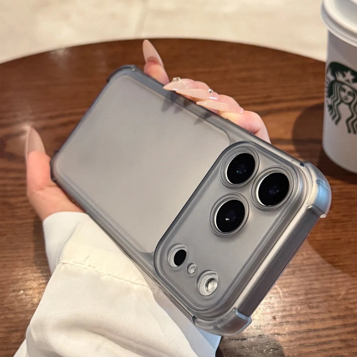 Чехол iPhone 16, серый, черный, противоударный