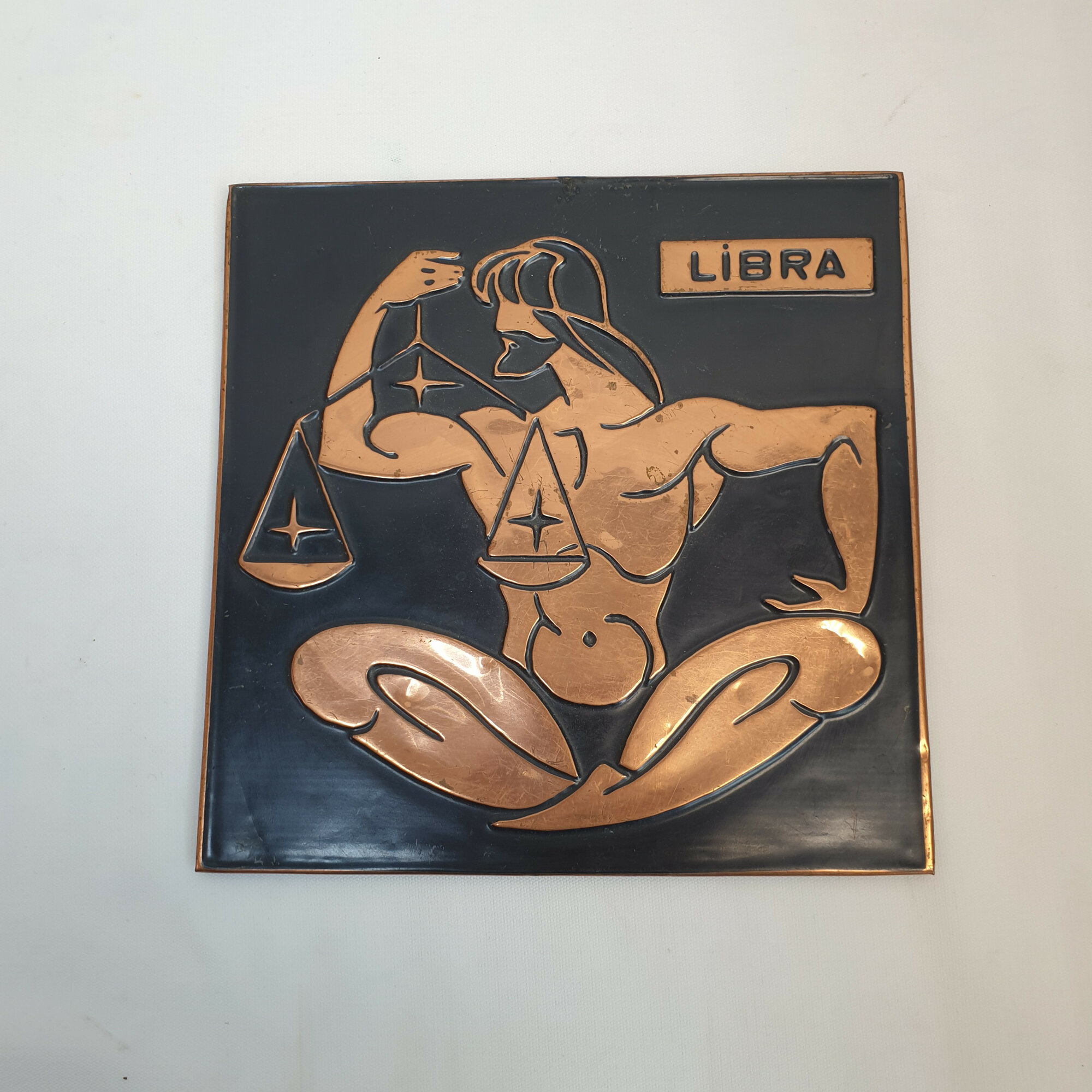 Панно настенное винтажное, СССР. Чеканка из металла со знаком зодиака Весы, Libra