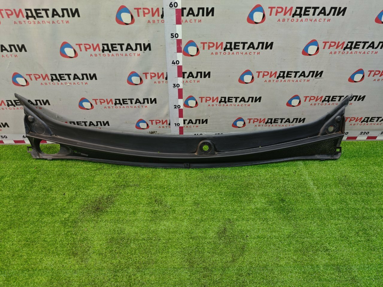 Решетка под лобовое стекло Renault Duster 1.4 H5H 2021 (б/у)