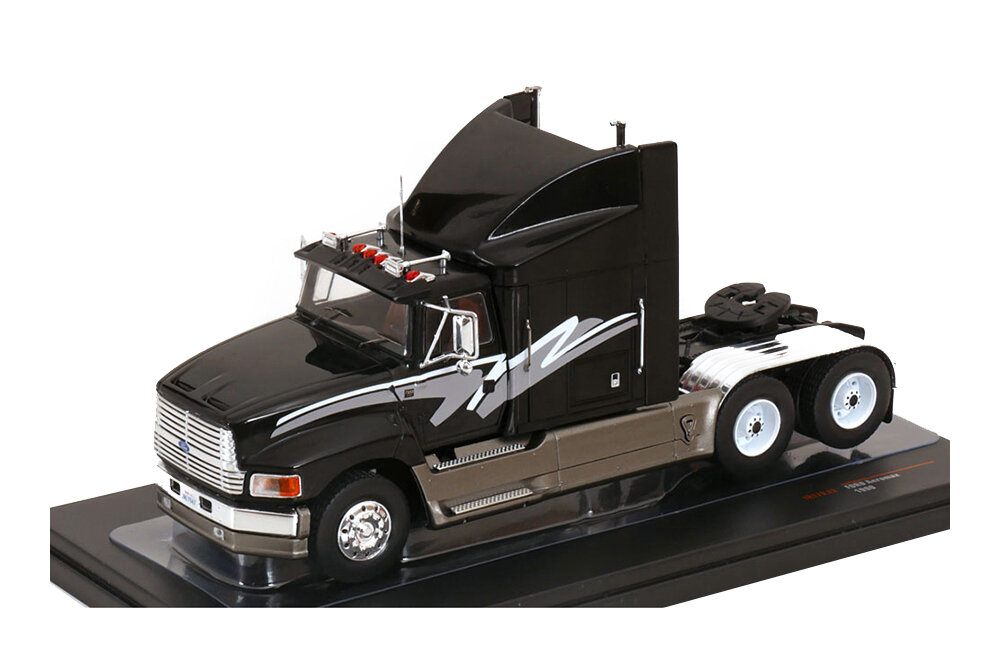 Модель коллекционная IXO Ford aeromax 1990 black/silver