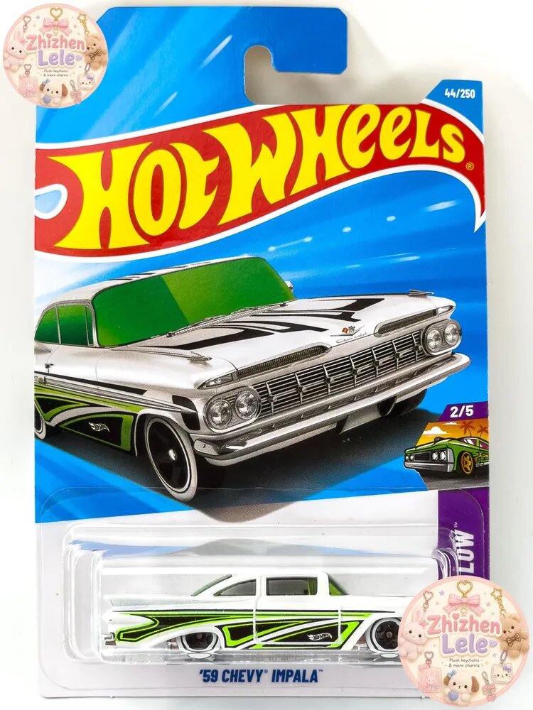 Игрушечная машинка в масштабе 1/64