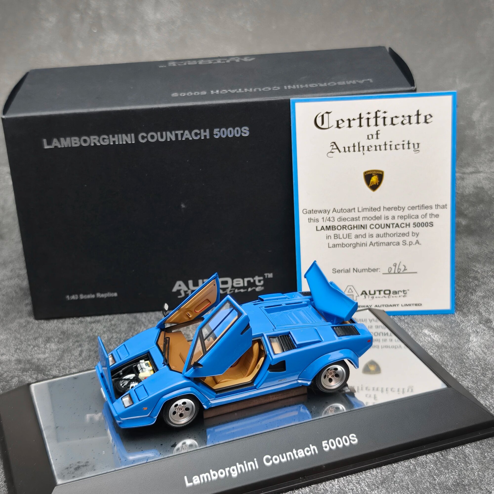 Модель автомобиля AUTOart Diecast COUNTACH 5000S 1/43 Blue