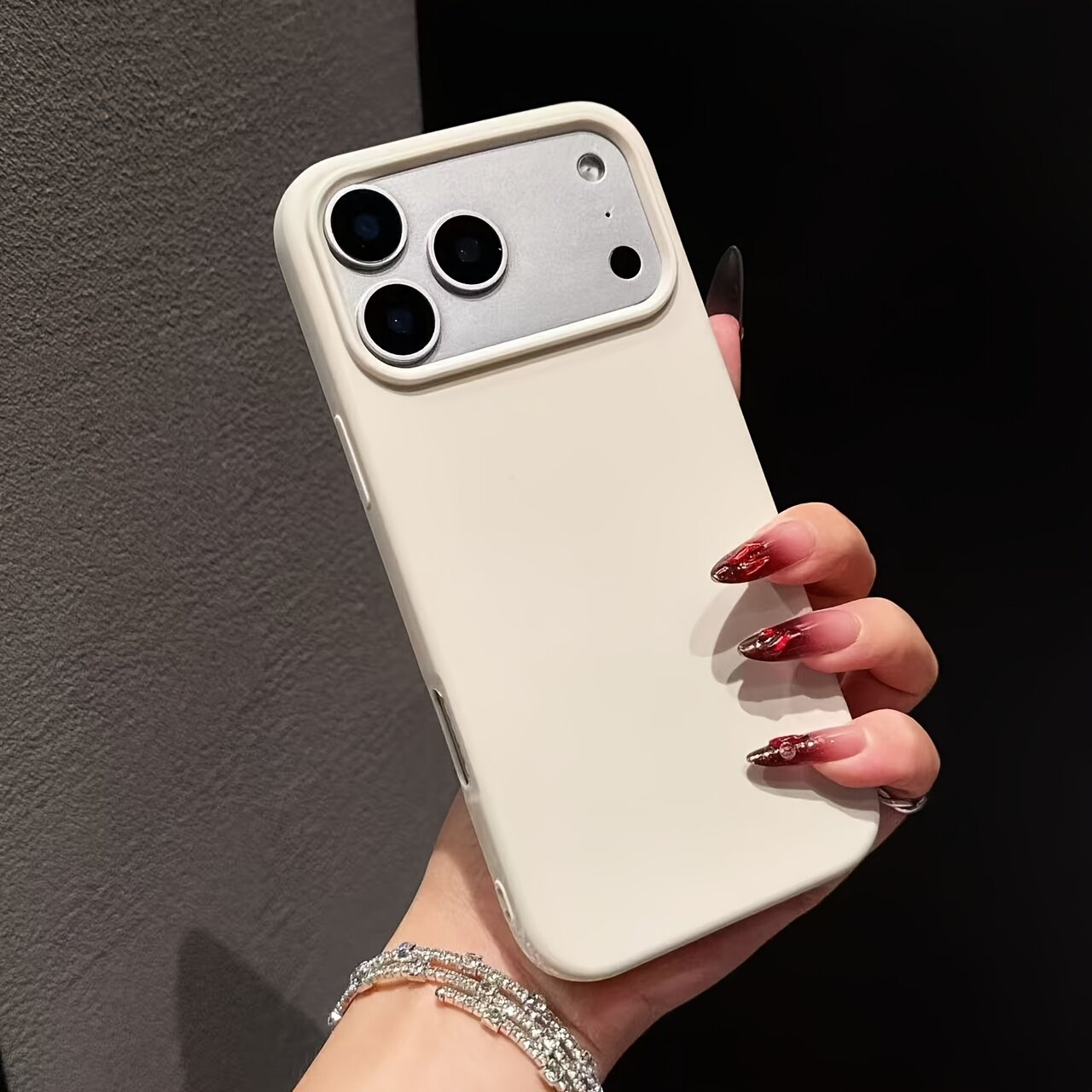 Чехол для iPhone 13 Pro, мягкий силиконовый, бежевый, универсальная защита