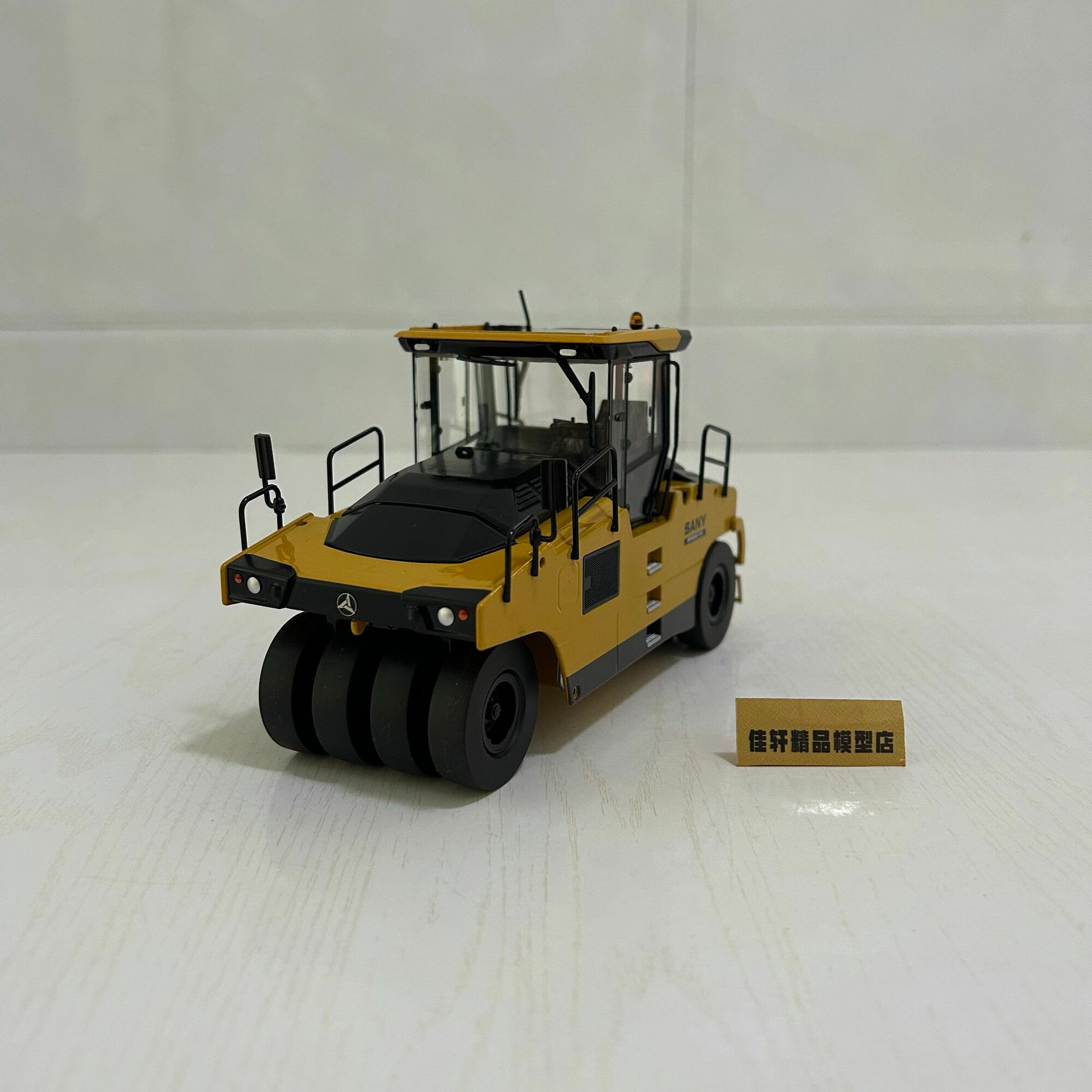 1:35 Модель ролика для шин SPR300C-10 SANY SANY