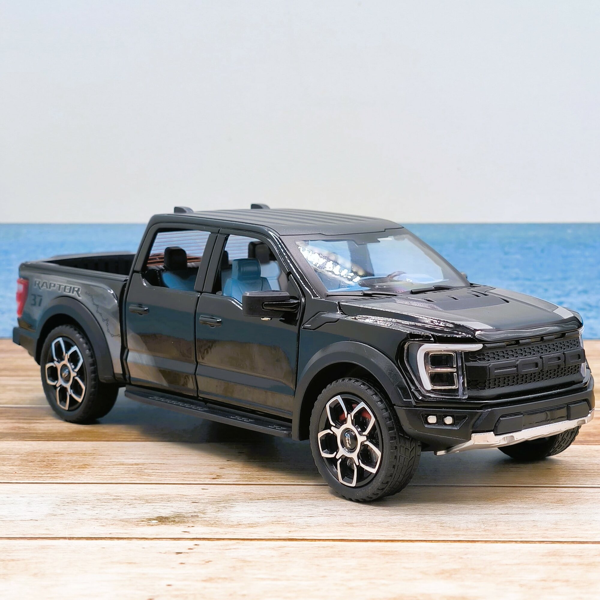 Металлическая модель автомобиля Ford Raptor Пикап с световым и звуковым сопровождением. 25см
