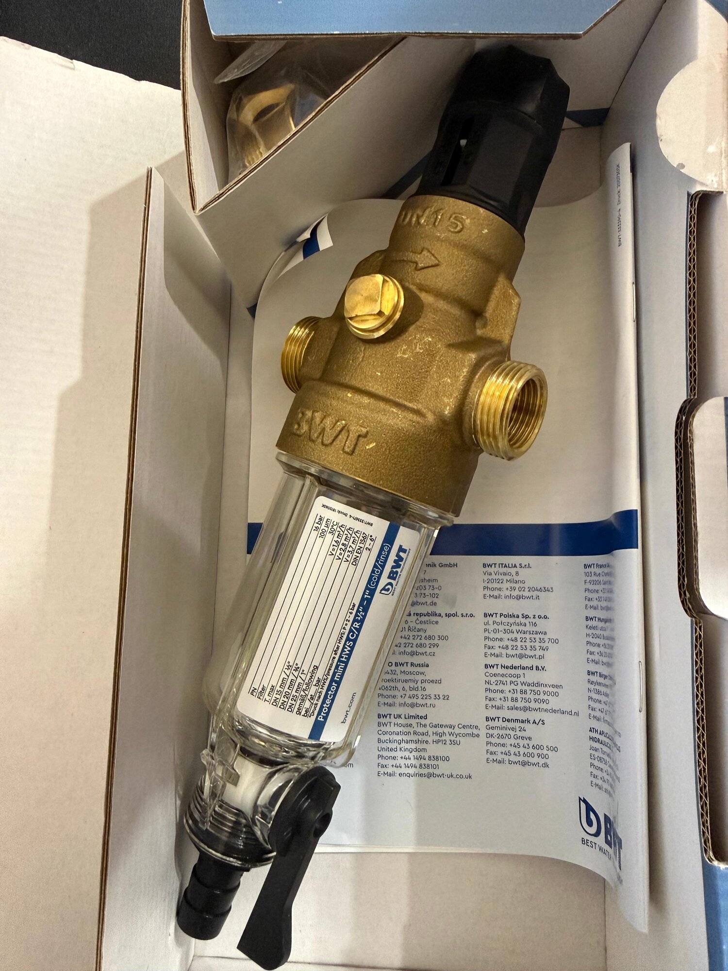 Фильтр сетчатый с промывкой и редуктором давления (ХВС) BWT Protector mini HWS C/R , 1/2" 810548