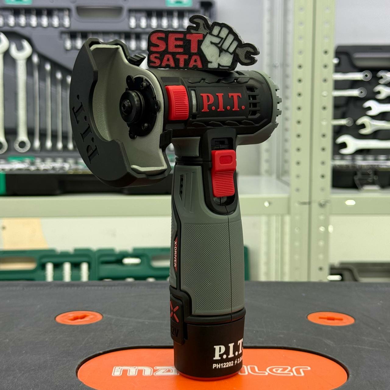 Шлифмашина угловая аккумуляторная P.I.T. PWS12K-76A, OnePower 12V, 2 АКБ, З/У