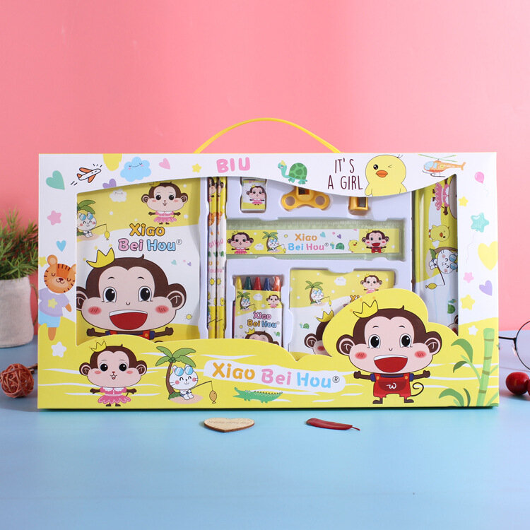 Подарки для учеников начальной школы, детские подарки, призы, школьные принадлежности, наборы канцелярских товаров к началу учебного года, подарочные коробки оптом.