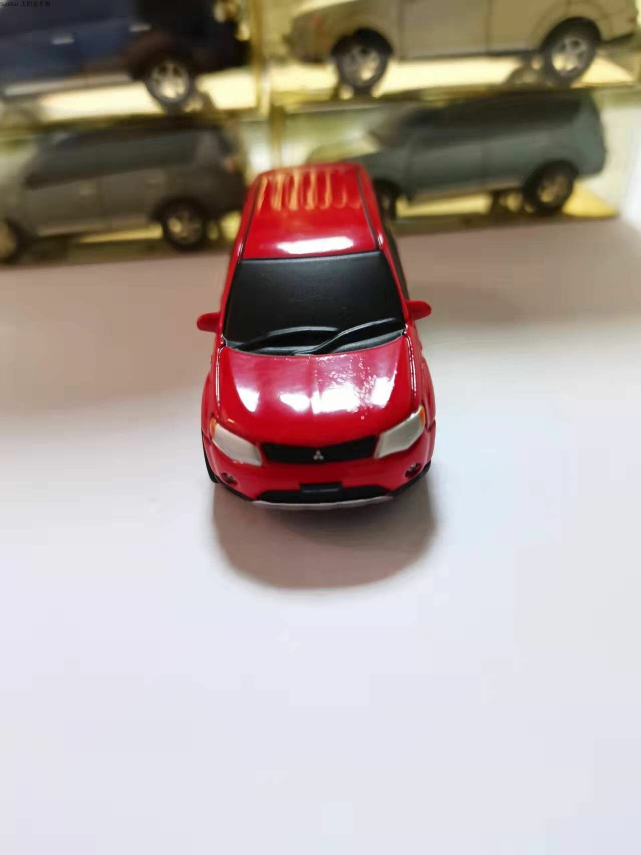 Sun Star 1:64 Mitsubishi SUV Автомобиль с заводным механизмом Модель седана из имитации сплава