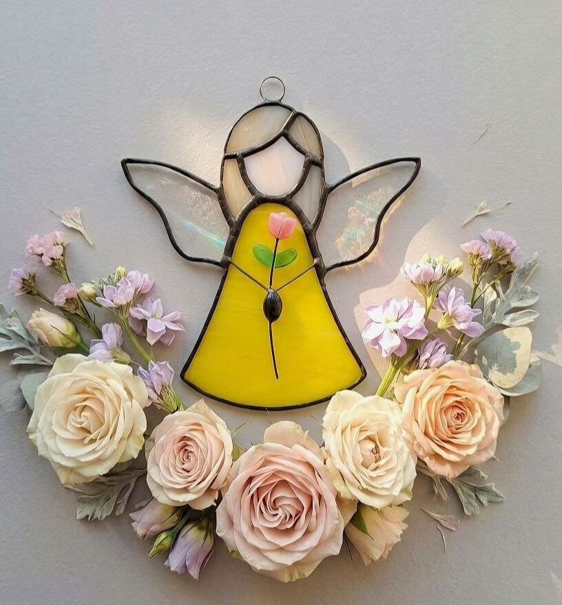 Ангел с цветком (желтый). Размер 10 см