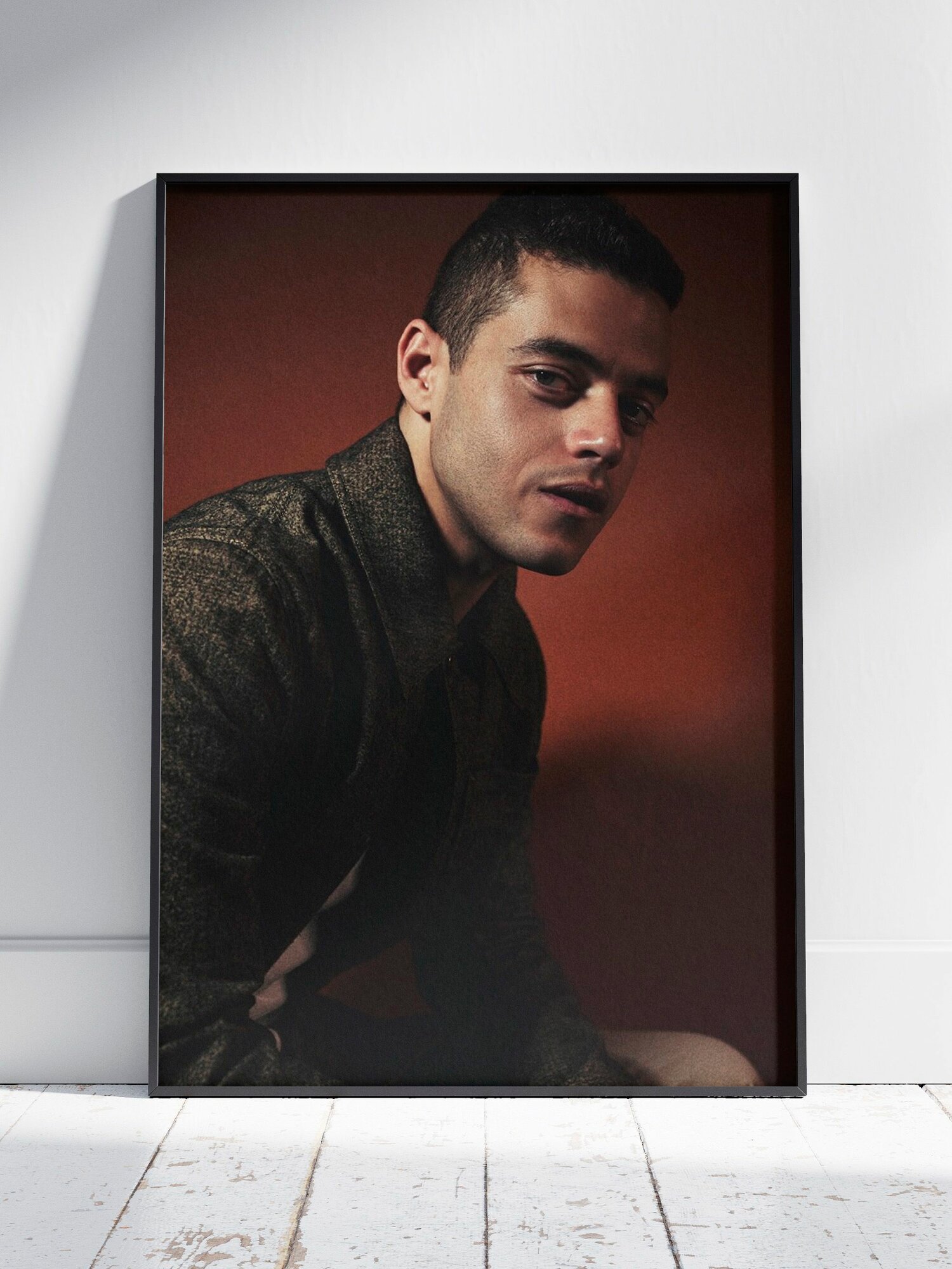 Плакат на стену для интерьера Рами Малек (Rami Malek 34) - Постер по актеру фильма, кино, сериала формата A4 (21x30 см)