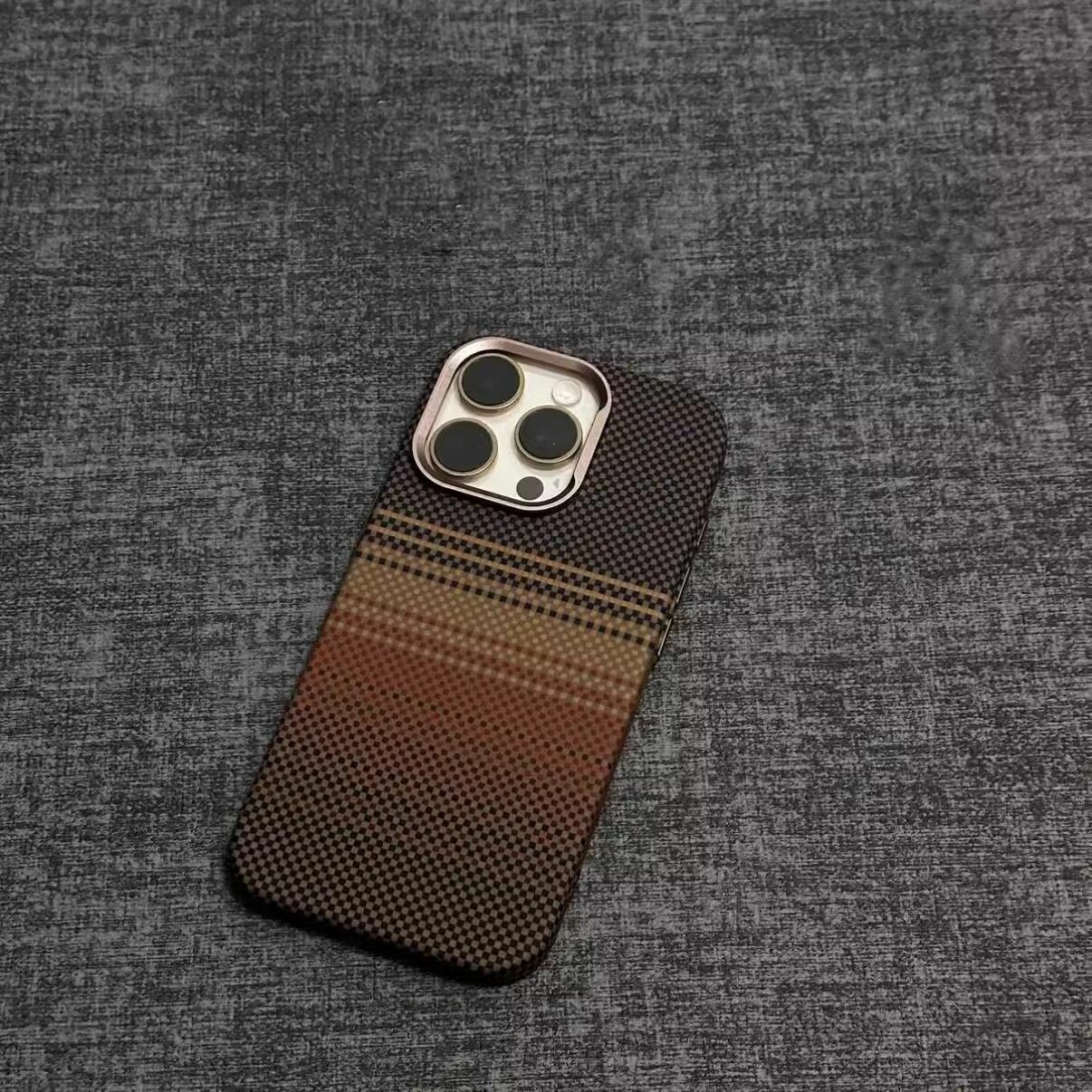 Чехол на iPhone 11 MagSafe BMW карбоновый, противоударный магнитный чехол для айфон 11, защита камеры