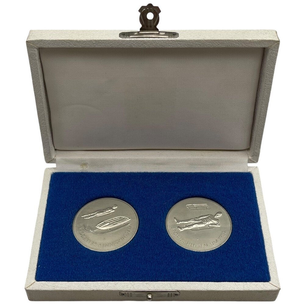 ГДР, комплект медалей "Общество продвижения олимпийской идеи. Санный спорт" 1981-1990 гг (в коробке)