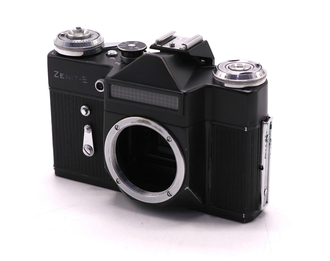 Фотокамера зеркальная Зенит Е body черная