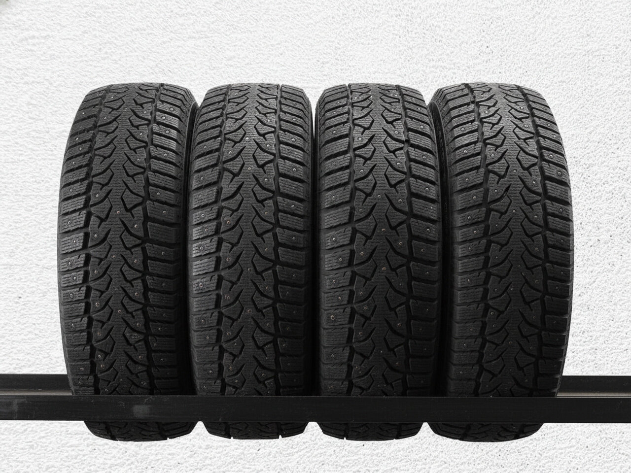 Зимние шины шипованные Royal black Royal Stud II 225/65 R17 10.0% износ PT0010469 TSB053871