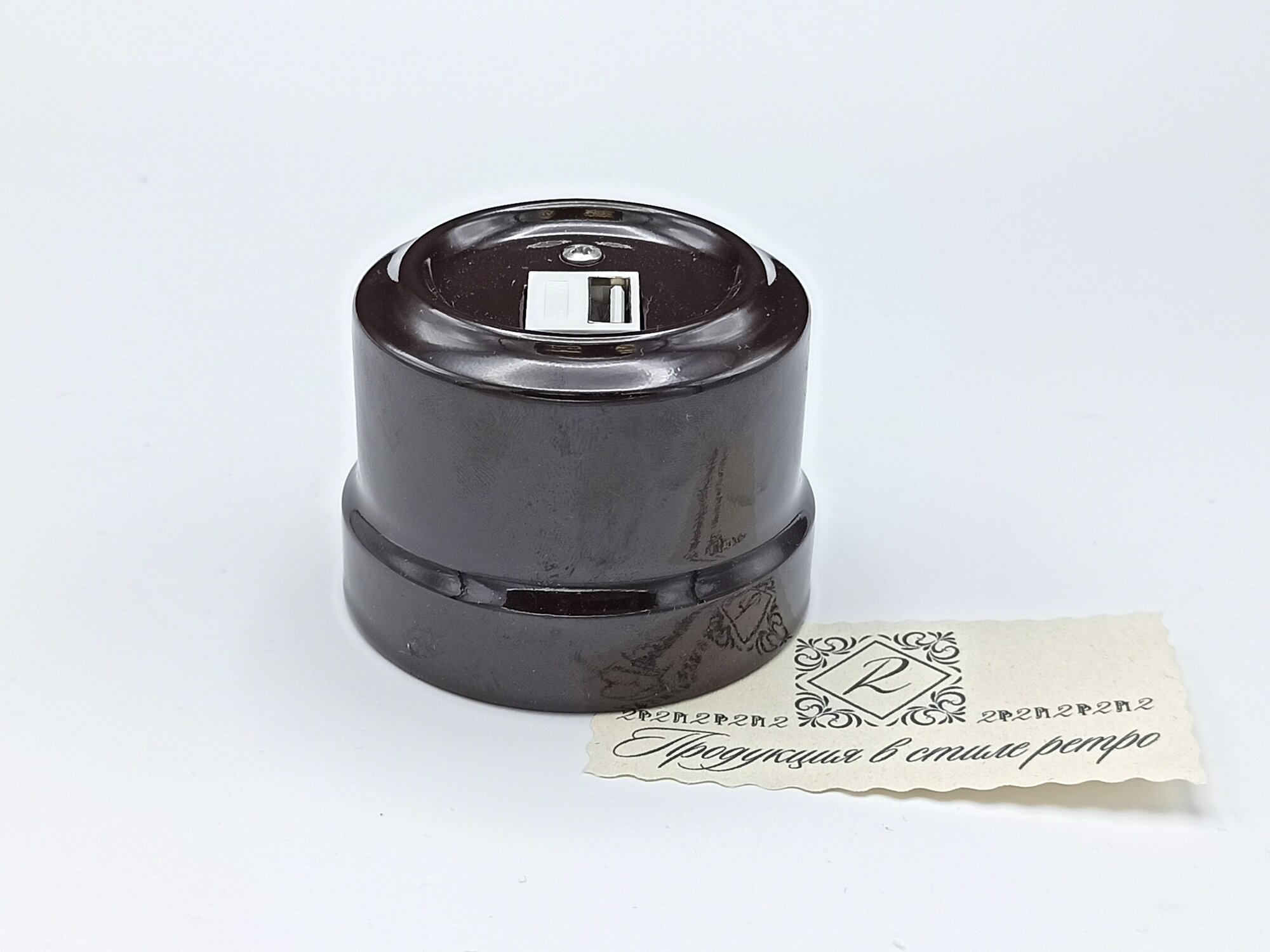Розетка LINDAS Линдас ретро USB для зарядки 2000mA , керамика, цвет : коричневый, 32212
