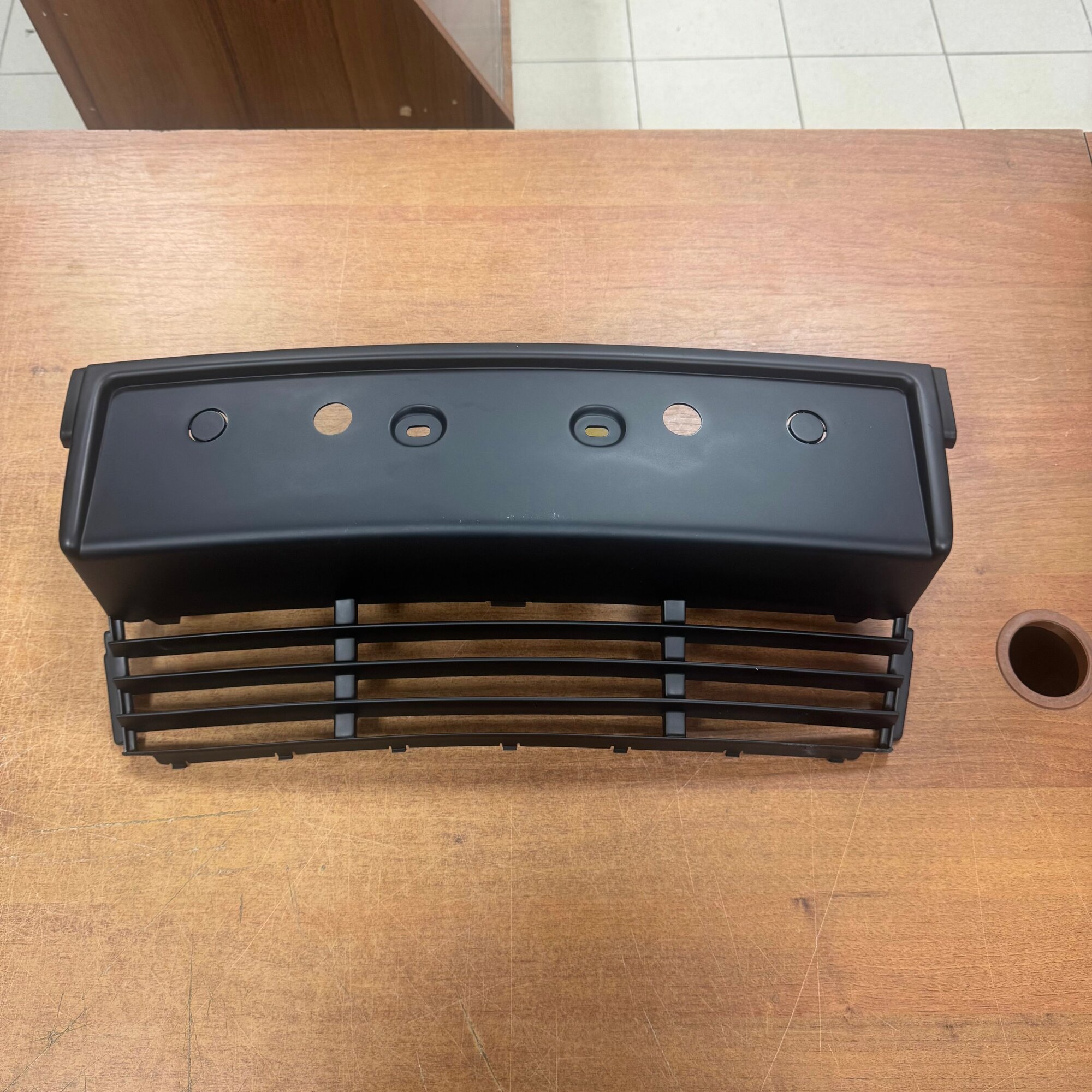 Накладка переднего бампера под номер BMW E34 89-94г, подномерник BMW E34 89-94г