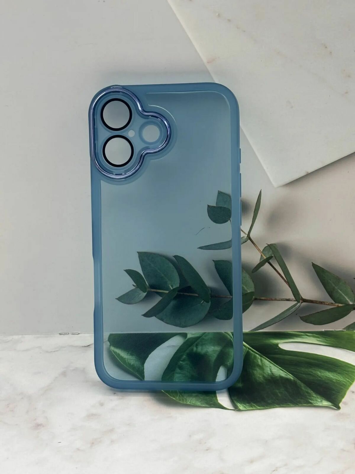 Силиконовый чехол на iPhone 16 защитный
