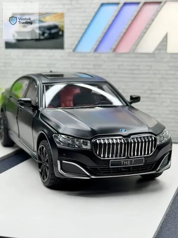 Металлическая инерционная модель BMW 7 series 1:24 со светом и звуком