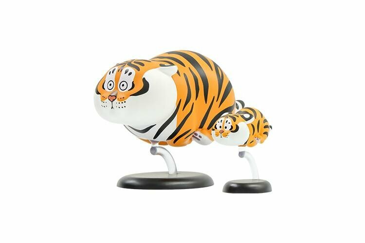 Коллекционная фигурка унисекс 52TOYS With Doll, I Am Not Takeshi Goda, Takeshi Goda with Kids-Evacuate at Light Speed