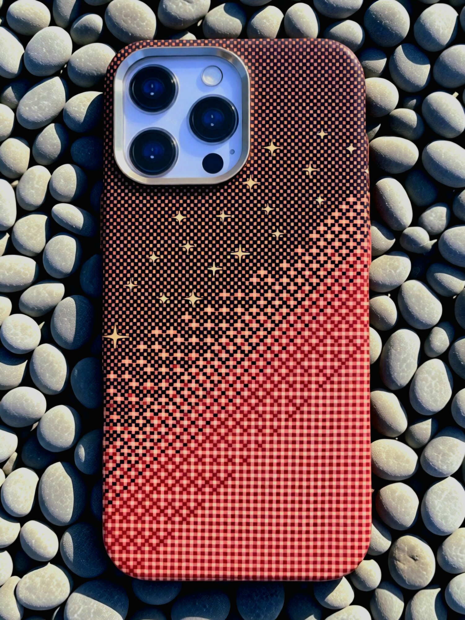 Чехол матовый под карбон Luxo для iPhone 16pro max с поддержкой MagSafe Red Sand /накладка для смартфона, айфона рисунок кевлар /