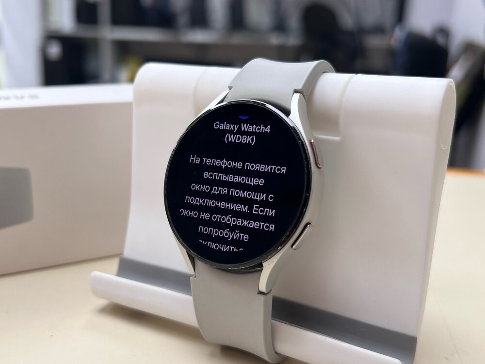 Умные часы Samsung Смарт-часы Samsung Galaxy Watch 4 44mm Серебристый БУ уценка