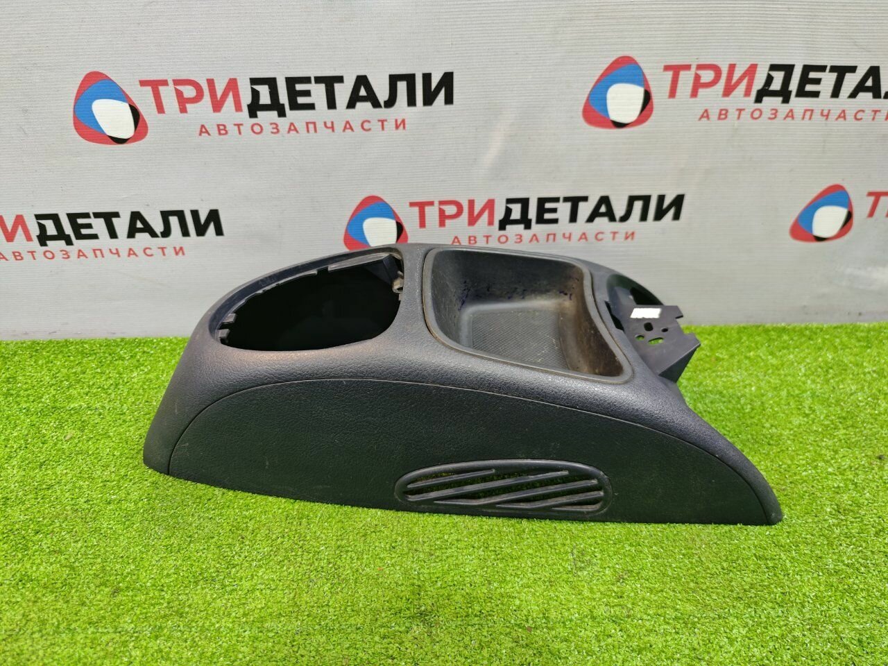 Консоль центральная Renault Megane 1.4 K4JC714 2002 (б/у)