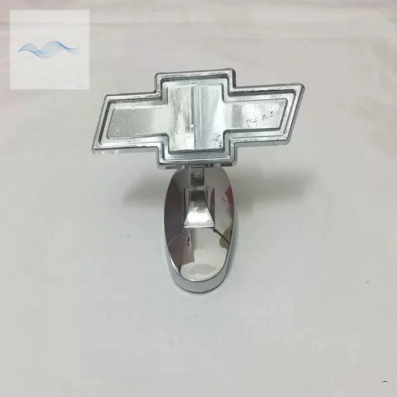 Эмблема на капот Chevrolet / Прицел на капот Chevrolet