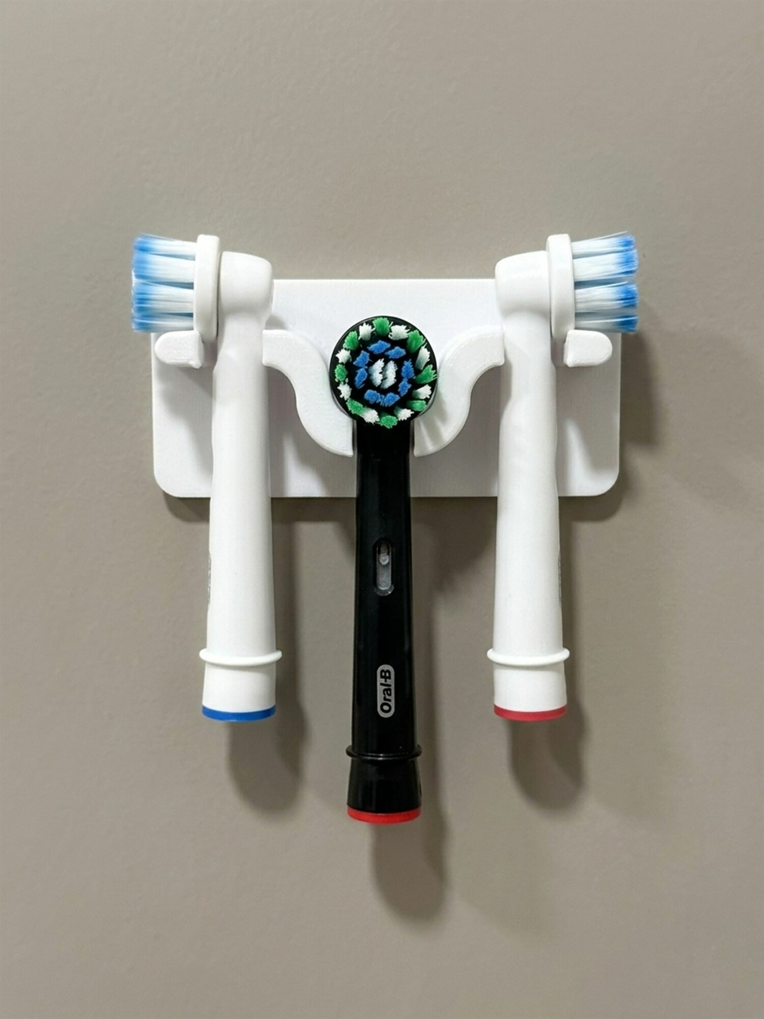Настенный держатель для насадок электрической зубной щетки Oral-B, на 3 щетки