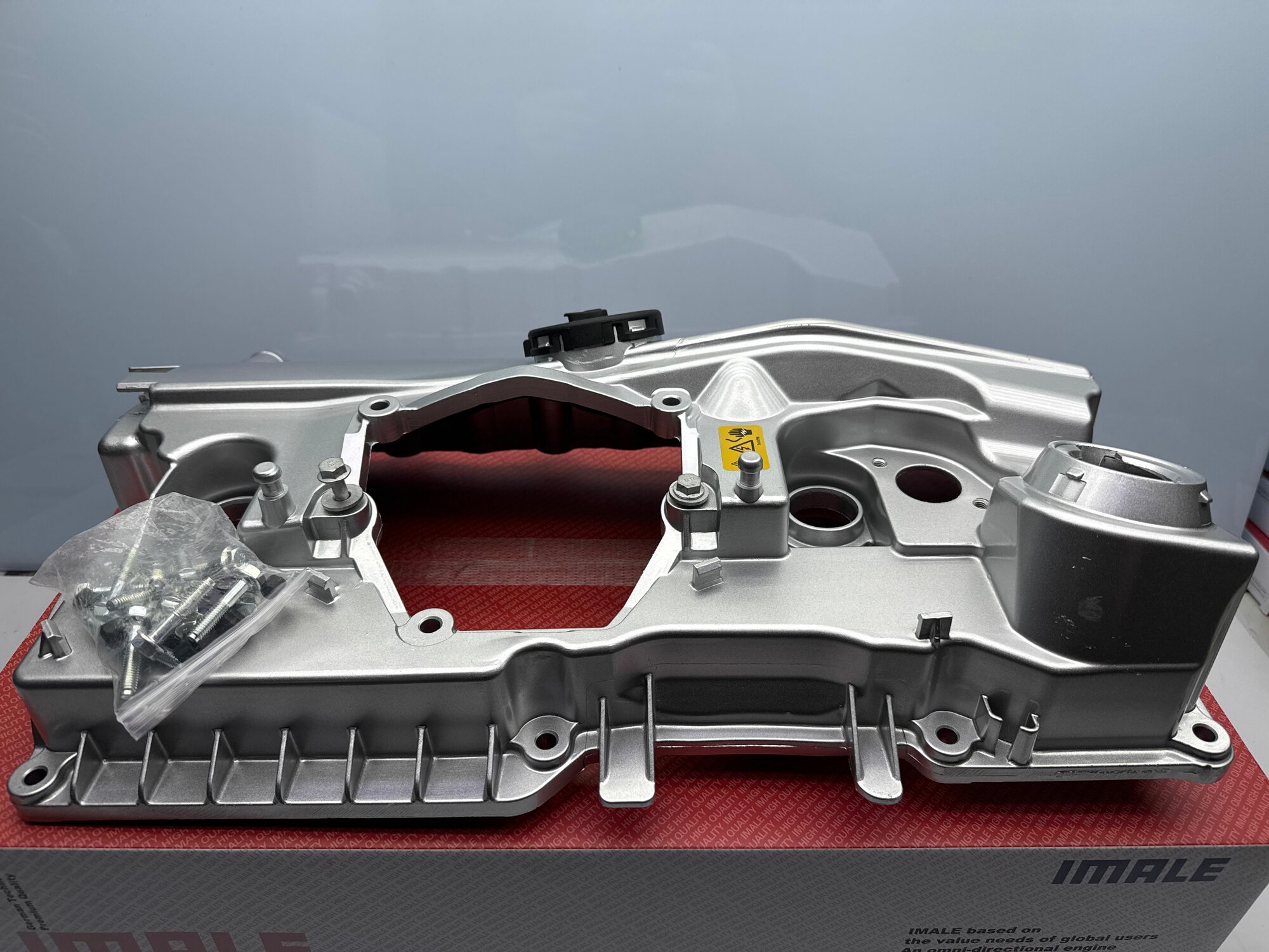 Новая клапанная крышка (алюминий) BMW N46 IMLENG I04007021 11128645888