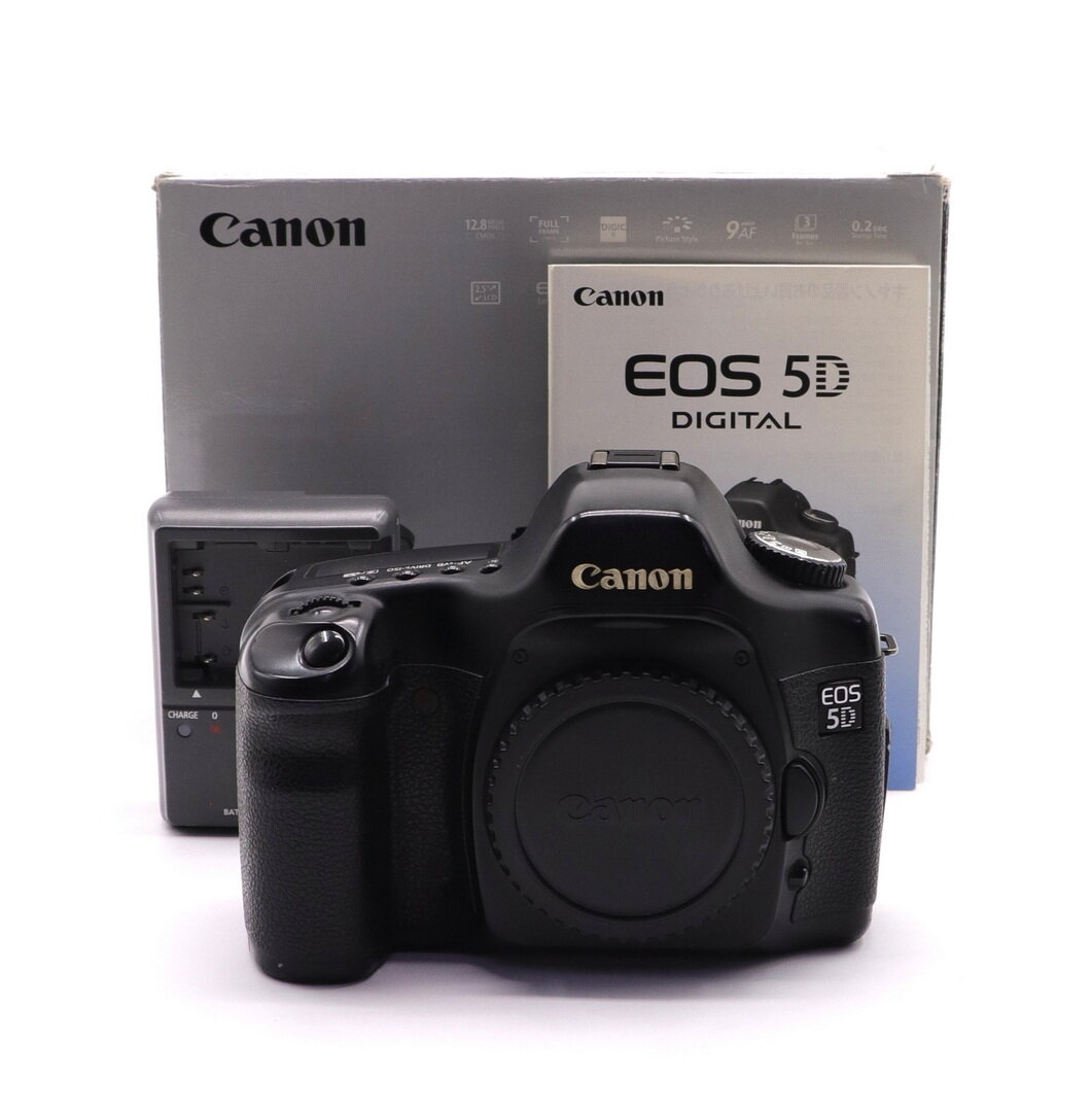 Цифровой фотоаппарат Canon EOS 5D body в упаковке