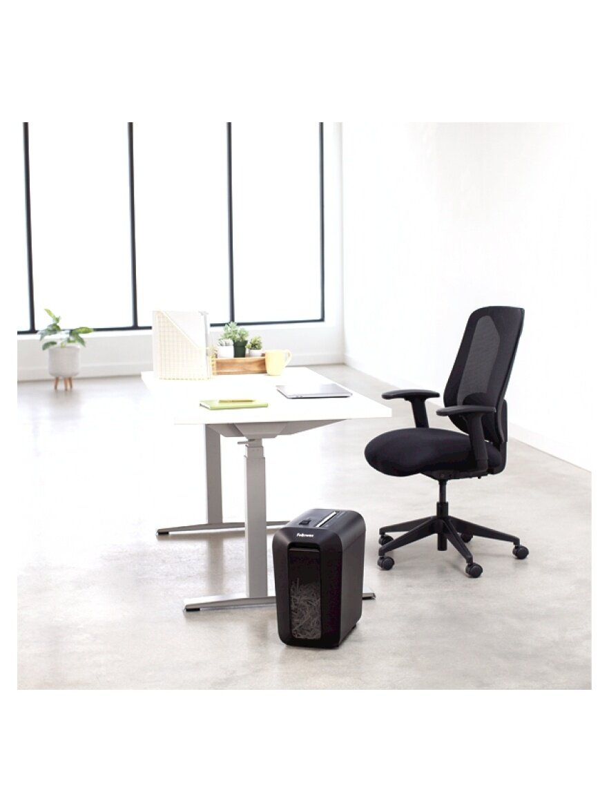 Уничтожитель документов Fellowes Powershred LX65, DIN P-4, 4х40мм, 10лст, 22лтр, SafeSense™, шт