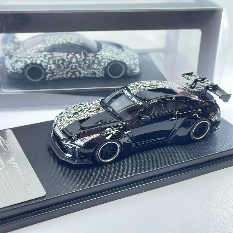 TAKARA TOMY 1/64 GTR R35 Wide Body LB 3.0 B